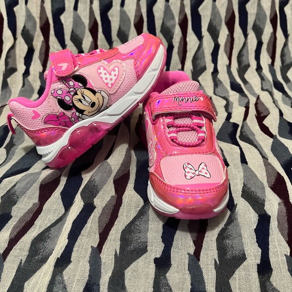 Shoes | Minnie Mouse Pink Light Up Shoes Size 6 | Poshmark